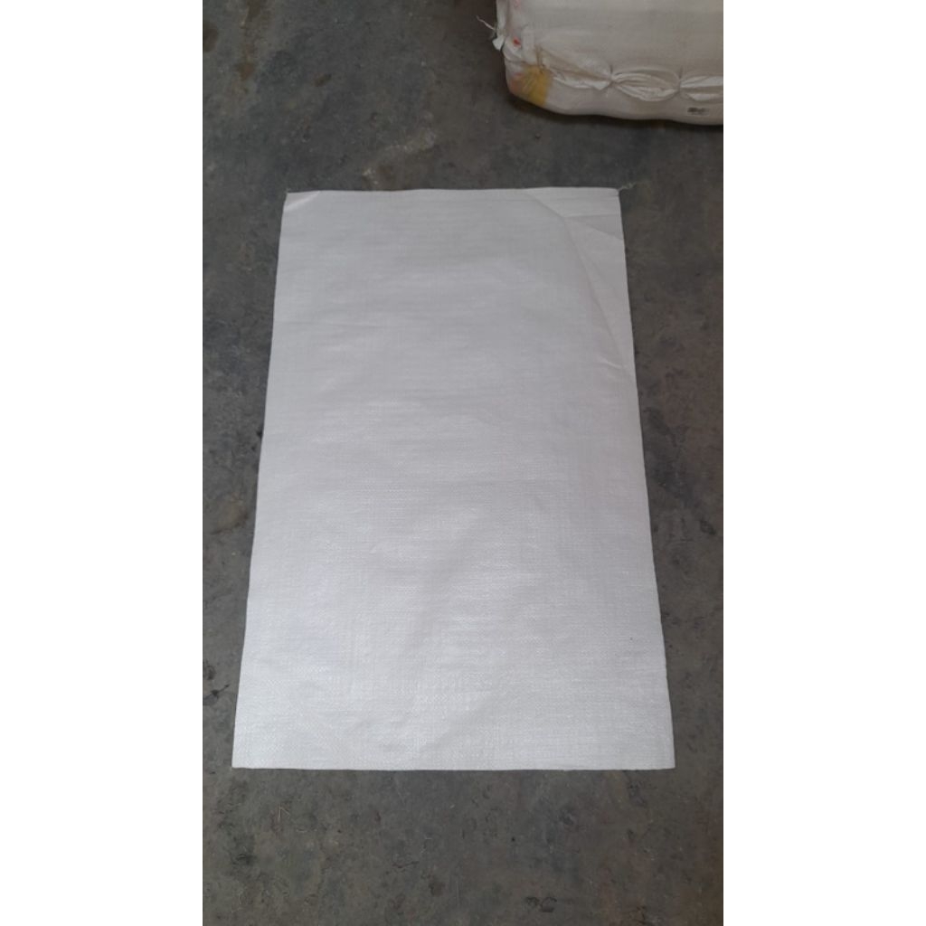 Jual karung putih 50kg 56 x 90 D800 tebal | Shopee Indonesia