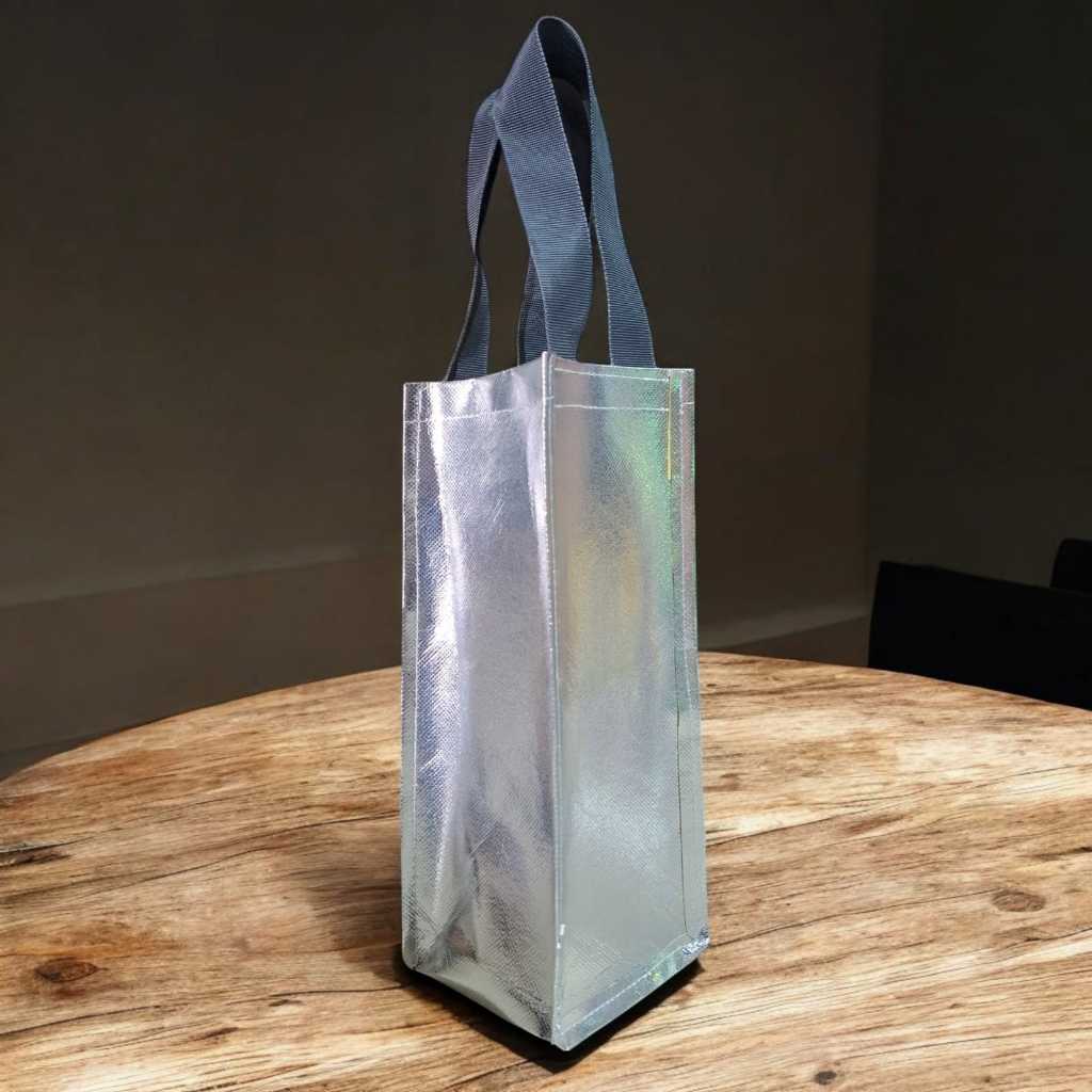 Jual Tas Botol Hologram Spunbond 1 Liter - Tas Metalik Glossy Silver ...