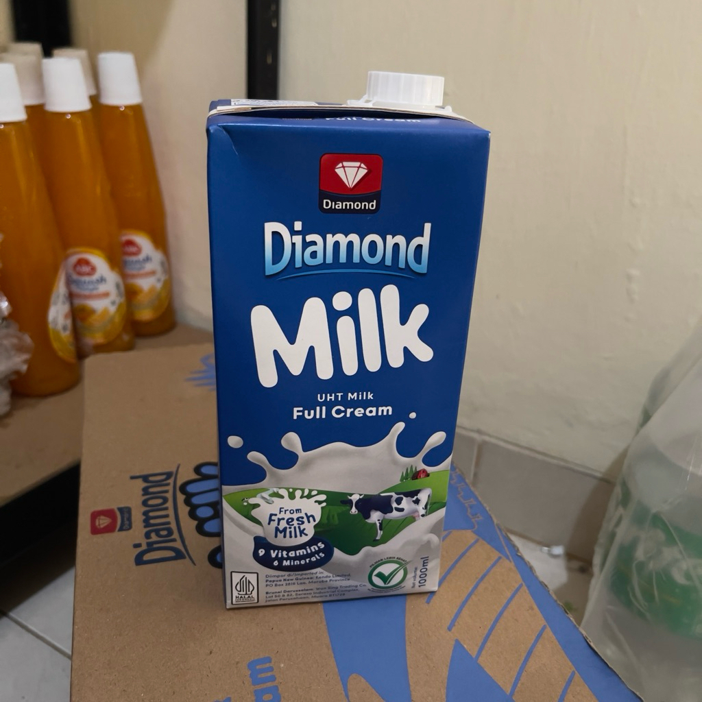 Jual DIAMOND UHT MILK FULL CREAM SLEEVE 1000 ML | Shopee Indonesia