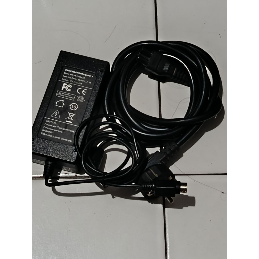 Jual adaptor dvr hikvision 4pin 12v 5amper | Shopee Indonesia