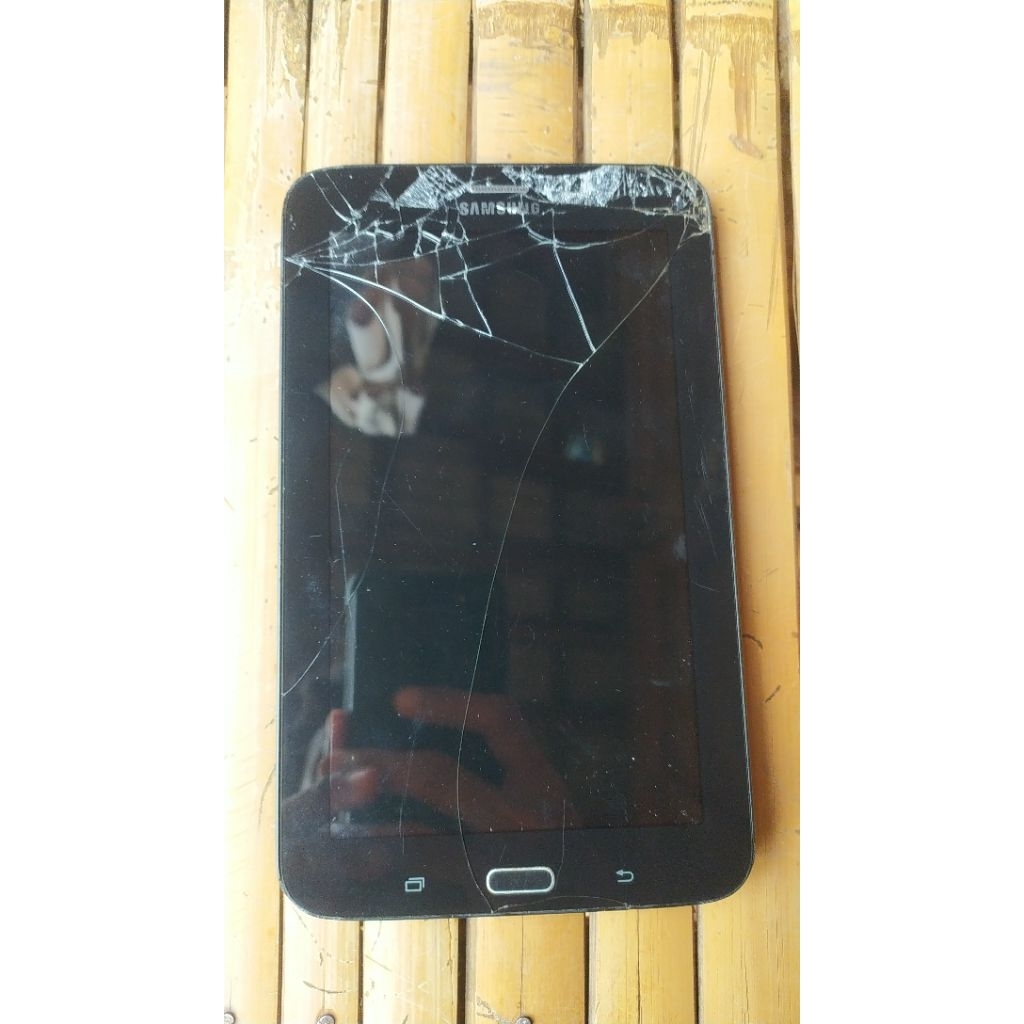 Jual samsung tab 3v minus ts pecah lcd utuh cocok untuk buat bahan servis (baca descripsi ...
