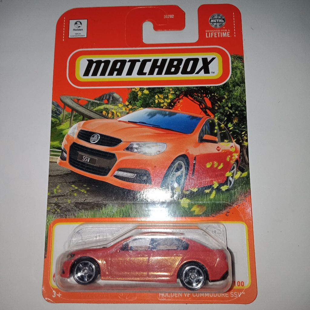 Jual Matchbox Holden VF Commodore SSV Orange | Shopee Indonesia