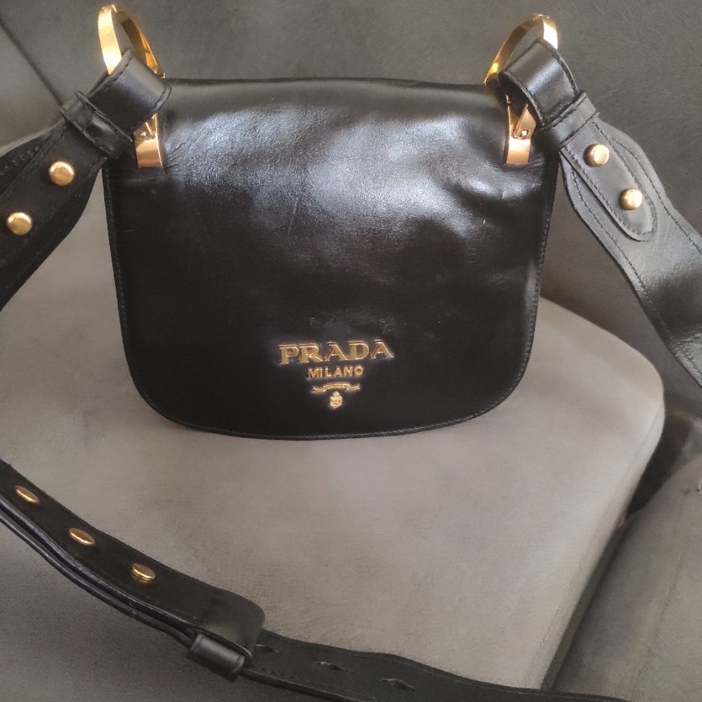 Jual Prada Pionniere Saddle sling preloved | Shopee Indonesia