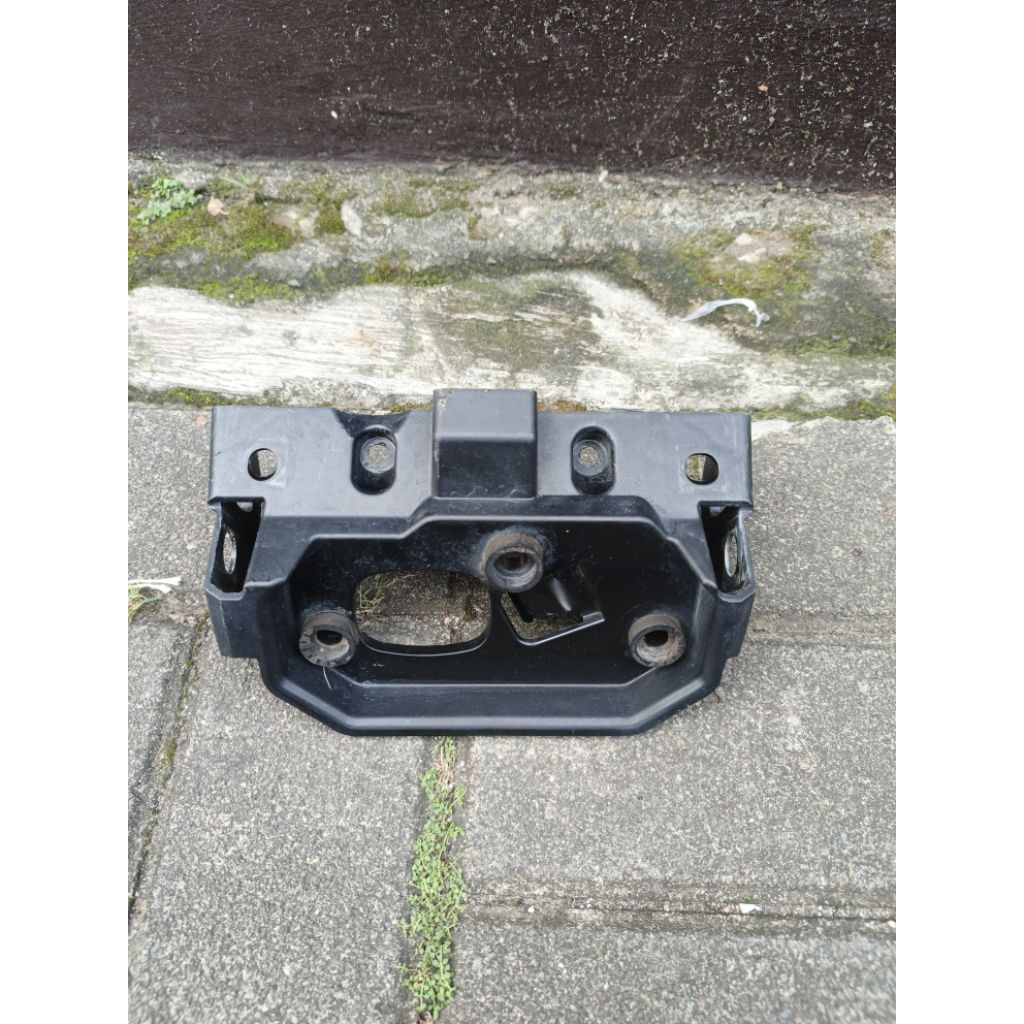 Jual Cover dudukan speedometer kilometer spedometer Crf 150 L original ...