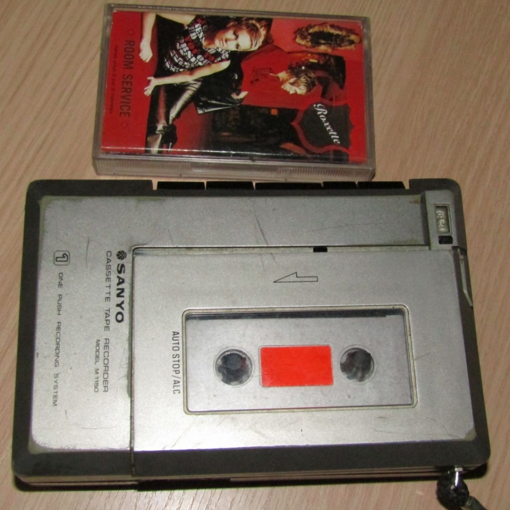 Jual Sanyo M1150 Walkman Portable Cassette Player | Shopee Indonesia