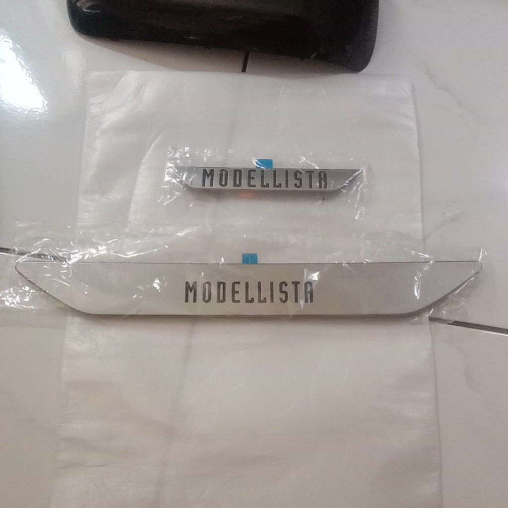 Jual logo emblem modelista zenix gres original | Shopee Indonesia