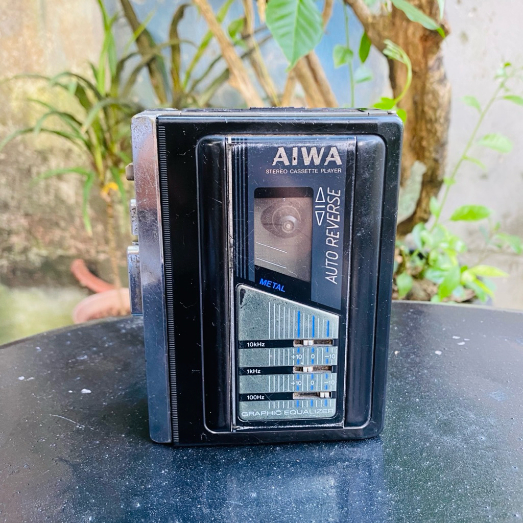 Jual AIWA Auto Reverse – Walkman Jadul untuk Pajangan Antik Bergaya Retro | Shopee Indonesia