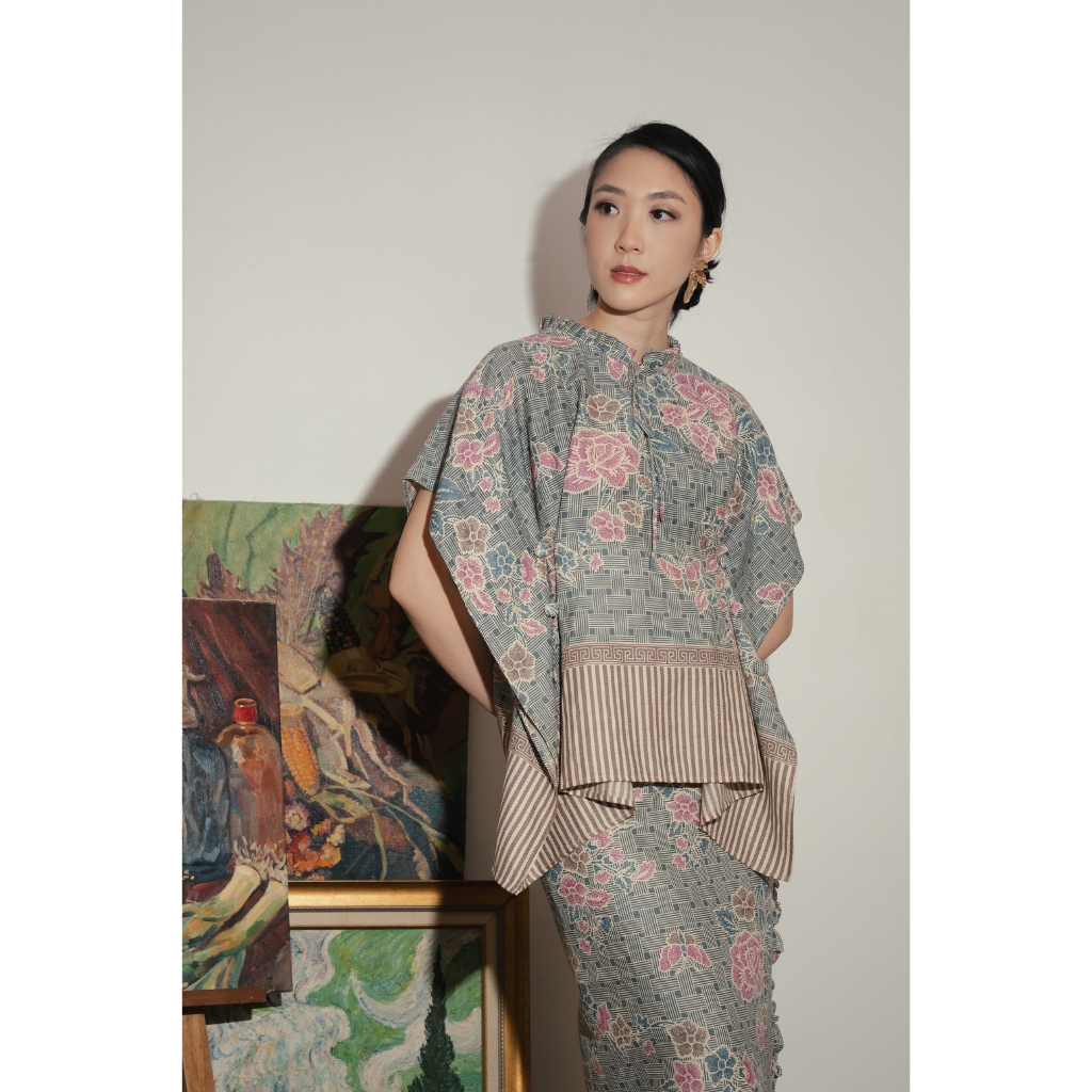 Jual Jolie Clothing Kalia Floral Batik Top / Lace Top / Atasan Batik ...