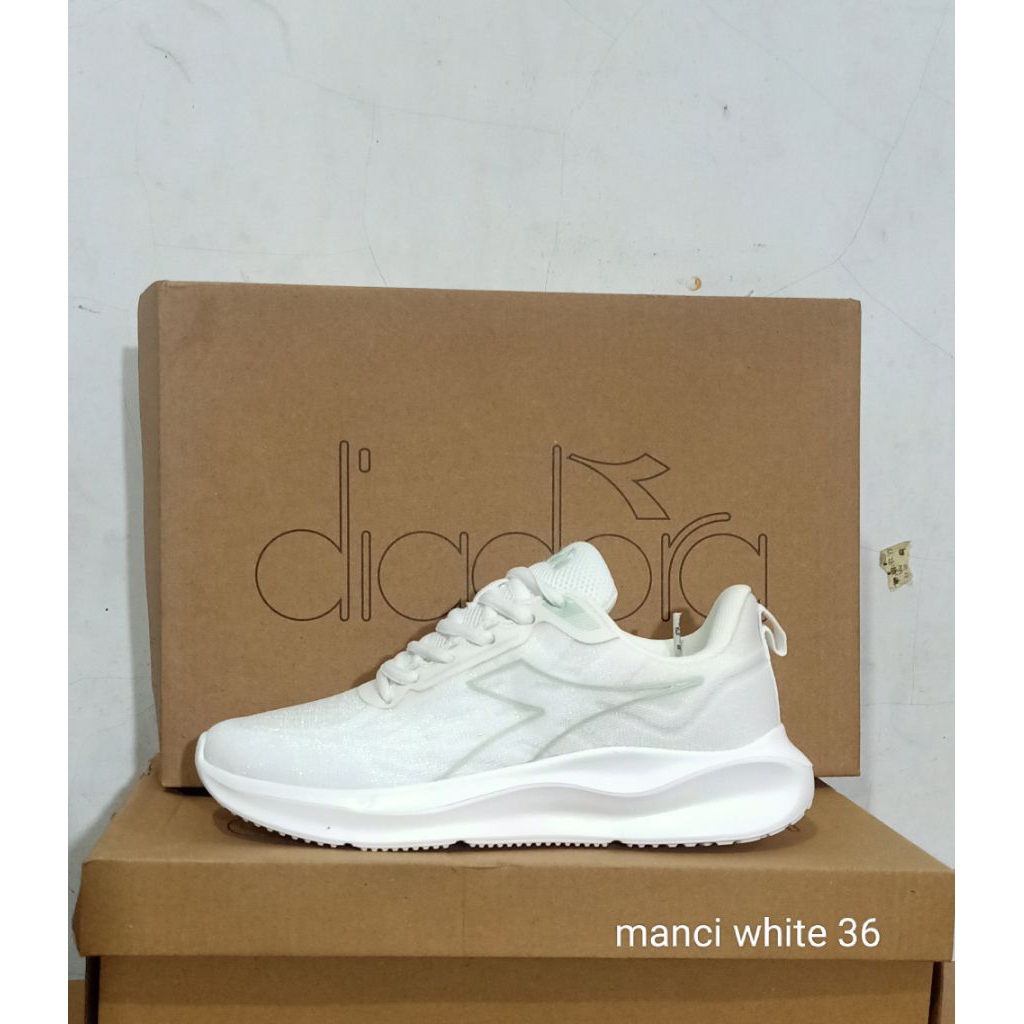 Jual diadora white mutiara size 36 | Shopee Indonesia