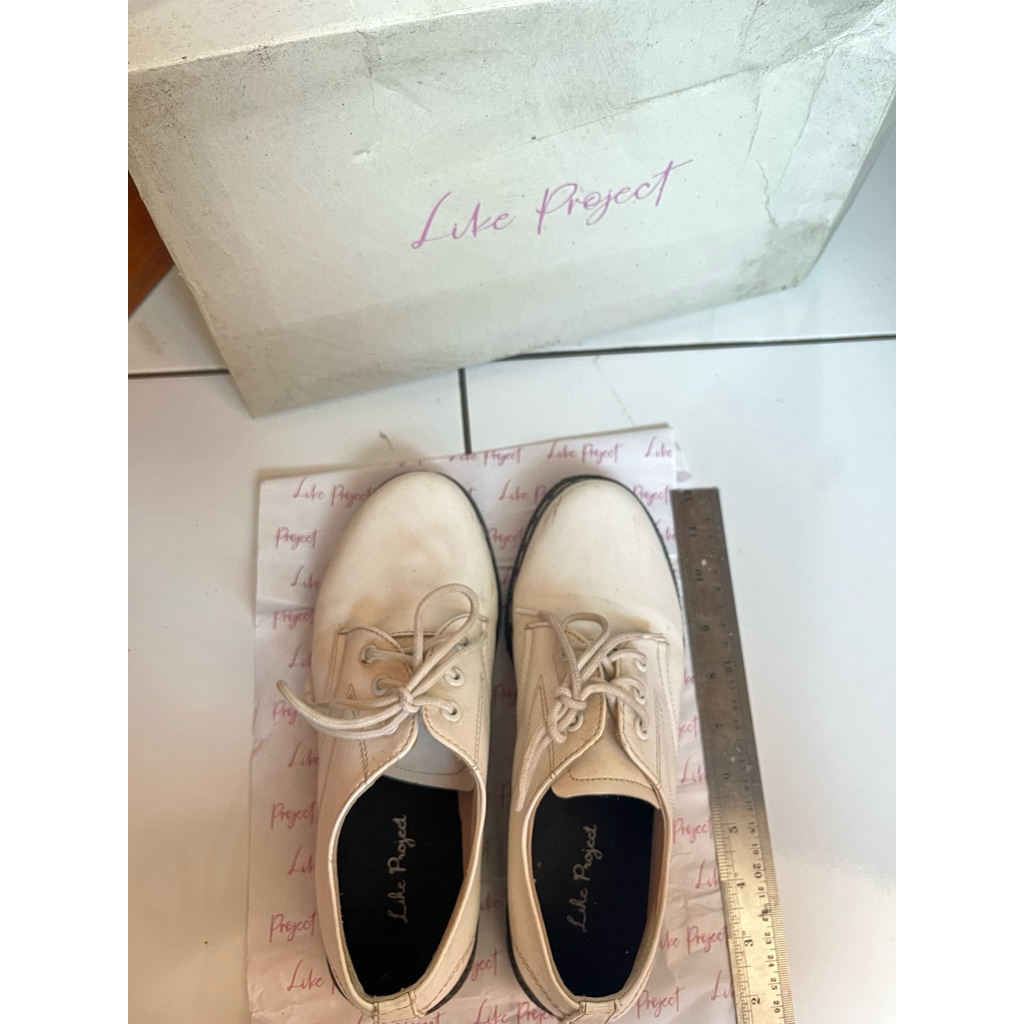 Jual preloved docmart cewek like project/ preloved docmart wanita ...