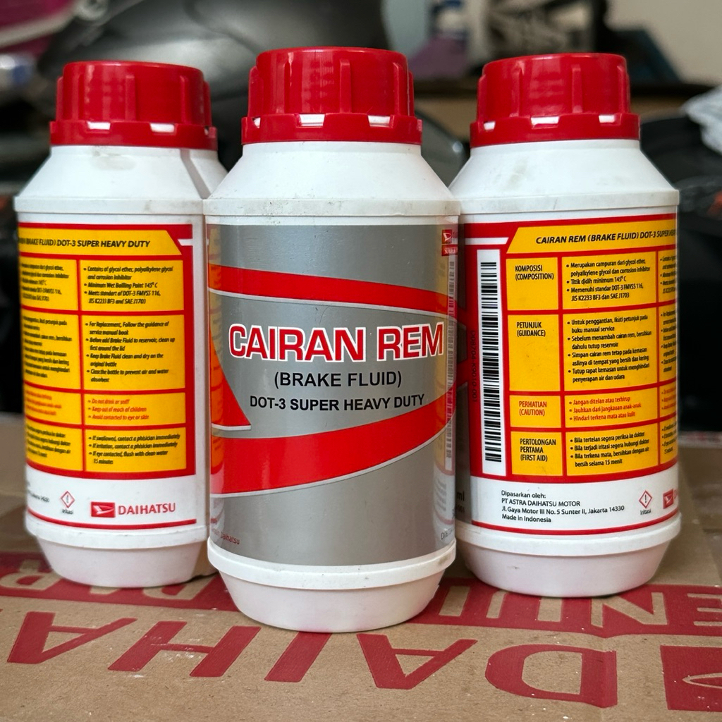 Jual Astra Daihatsu Cairan Minyak Rem DOT 3 Brake Fluid 300ml Bening ...