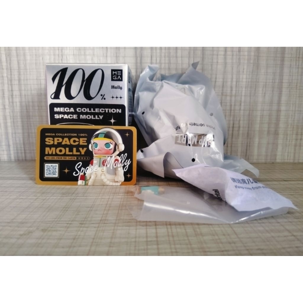 Jual Space Molly Secret "The Girl From Earth" Pop Mart | Shopee Indonesia