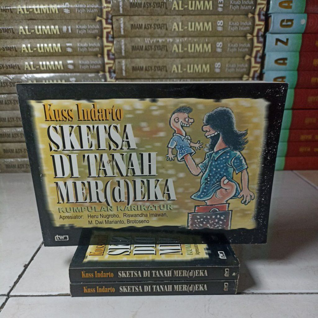 Jual BUKU BACAAN SASTRA MEMOAR SEJARAH BUDAYA SKETSA DITANAH MERDEKA (KUMPULAN KARIKATUR) KUSS ...