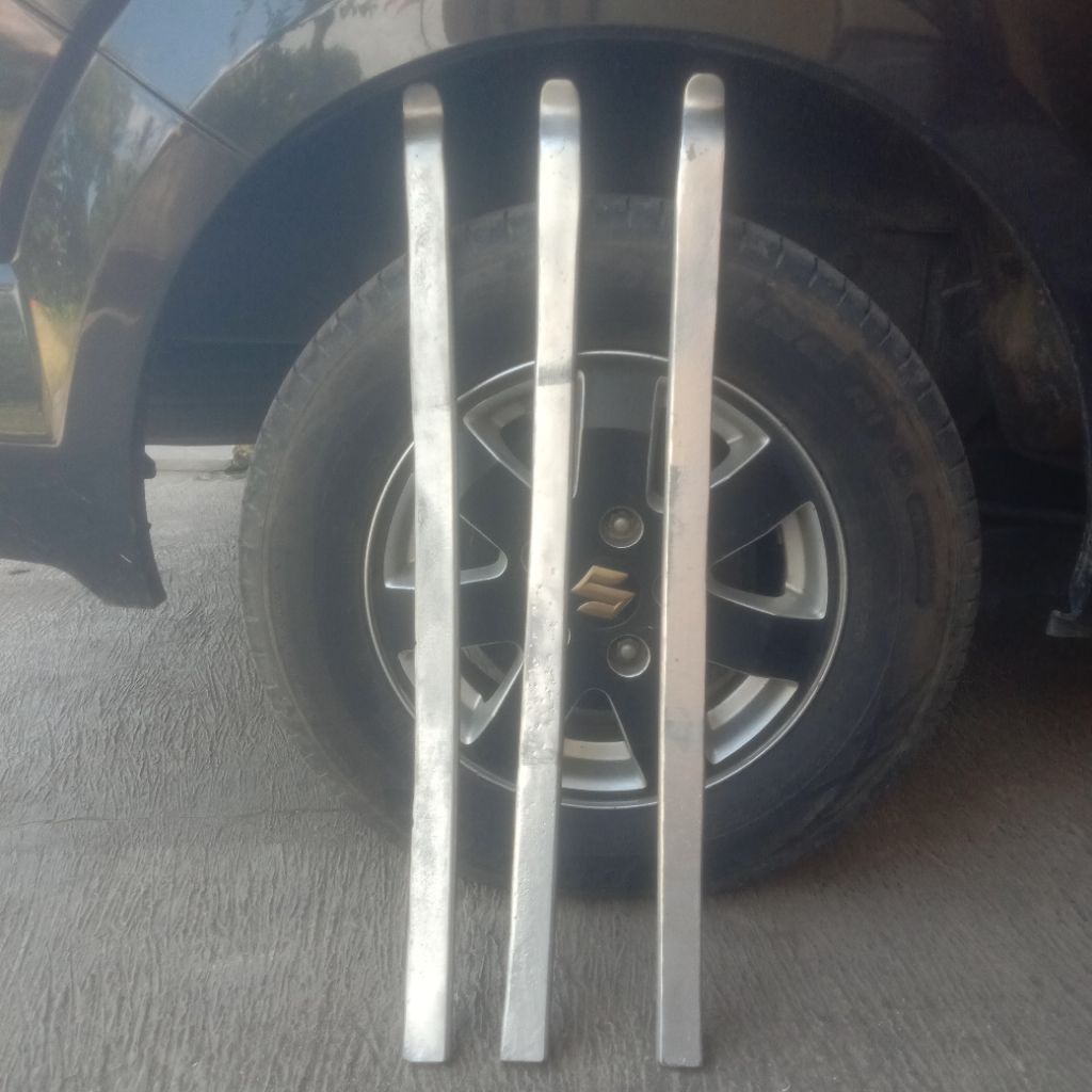 Jual cukit ban mobil/truck bahan per baja panjang 70cm tebal 1,3cm ...