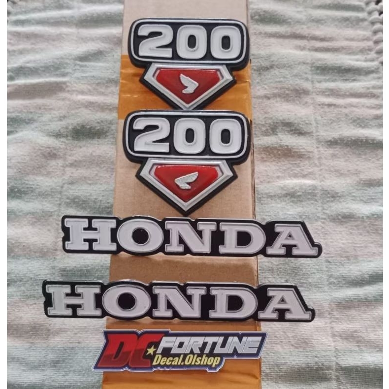 Jual logo tengki honda cb 125 set emblem box aki cb 200 segitiga merah ...