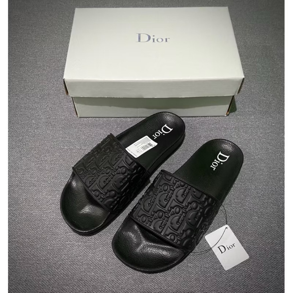 Jual sendal slip one Dior freeeee booooks | Shopee Indonesia