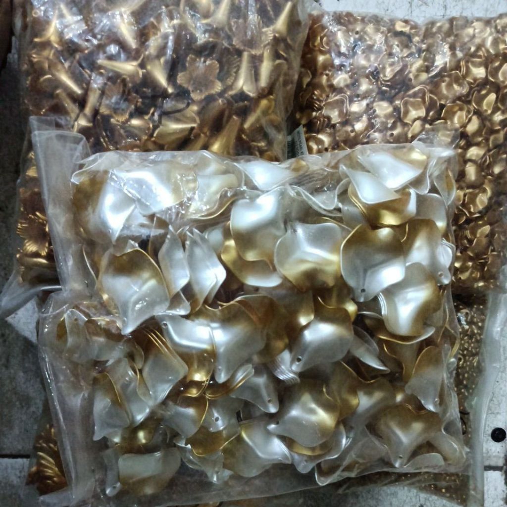 Jual manik gradasi dan gold full ( warna mas) | Shopee Indonesia