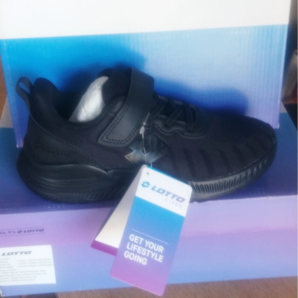 Jual Sepatu Lotto / sepatu sekolah / sepatu full black | Shopee Indonesia