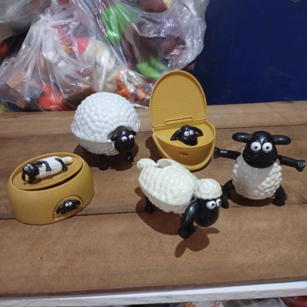 Jual chaki meal kfc toys shaun the sheep 2018 set | Shopee Indonesia