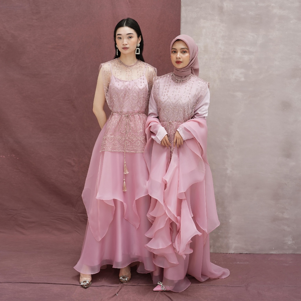 Jual OFFICIAL CROI - Alea Set Dress in Pink in Hijab & Non-Hijab // dress hijabers / dress hijab ...