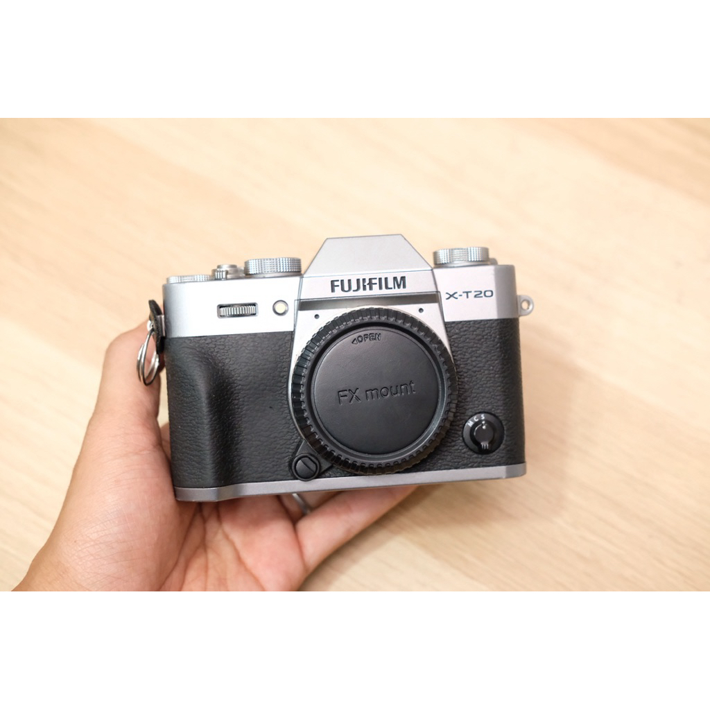 Jual FUJIFILM X-T20 BODY ONLY FULLBOX MULUS XT20 | Shopee Indonesia