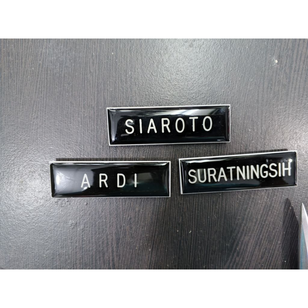 Jual papan nama / name tag akrilik lapis piber | Shopee Indonesia