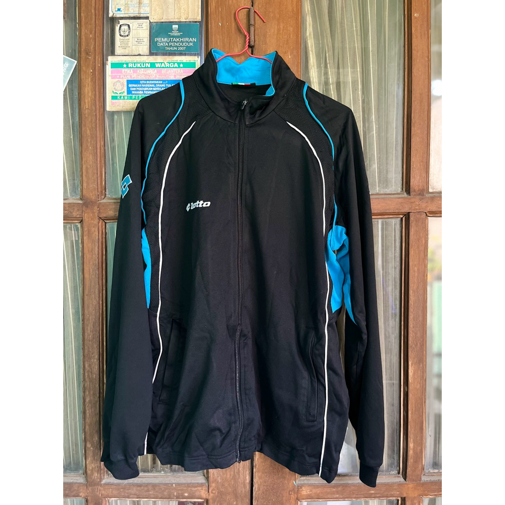 Jual Jacket Hitam Garis Biru Lotto | Shopee Indonesia