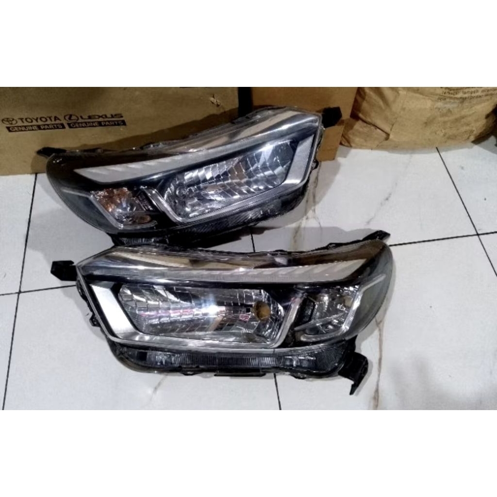 Jual lampu depan,head lamp brio 2023_2025 original | Shopee Indonesia