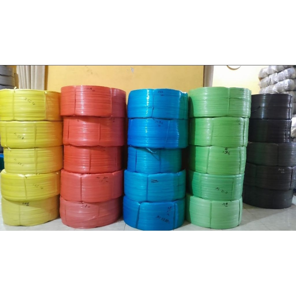 Jual TALI PLASTIK/RAFIA GULUNGAN BESAR BERBAGAI MACAM WARNA | Shopee ...