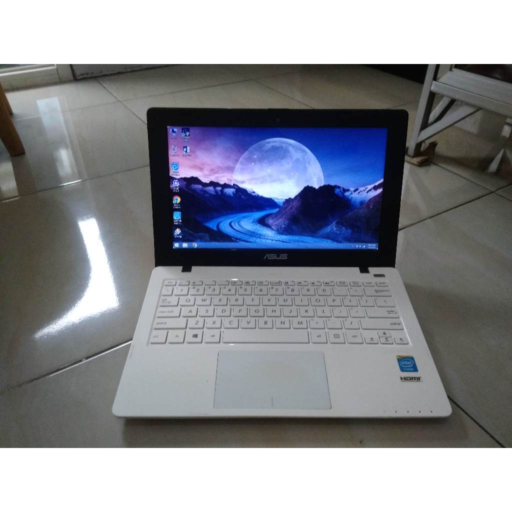 Jual Asus X200MA Intel Celeron N2840 RAM 2G Laptop Netbook Baterai Awet ...