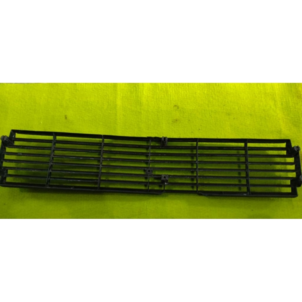 Jual Grille Toyota Corolla DX 1981 kotak ORIGINAL COPOTAN | Shopee ...