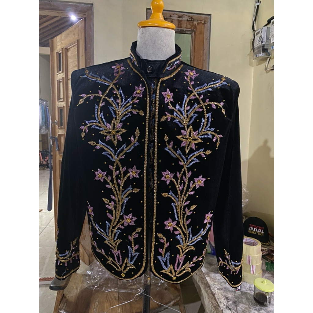 Jual Beskap pengantin pria || Beskap bludru hitam || Beskap adat jawa ...