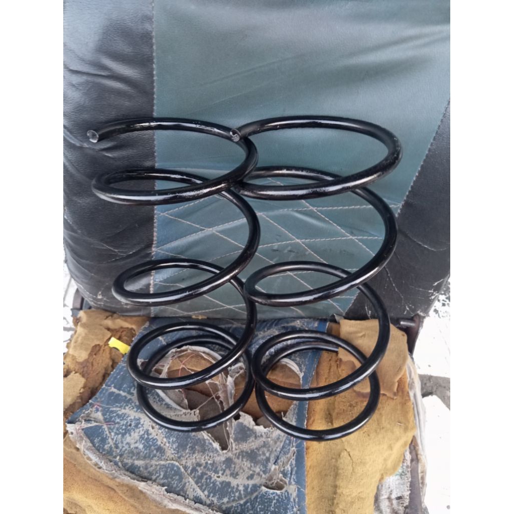 Jual coil spring/per keong mobil great corolla depan asli copotan ...