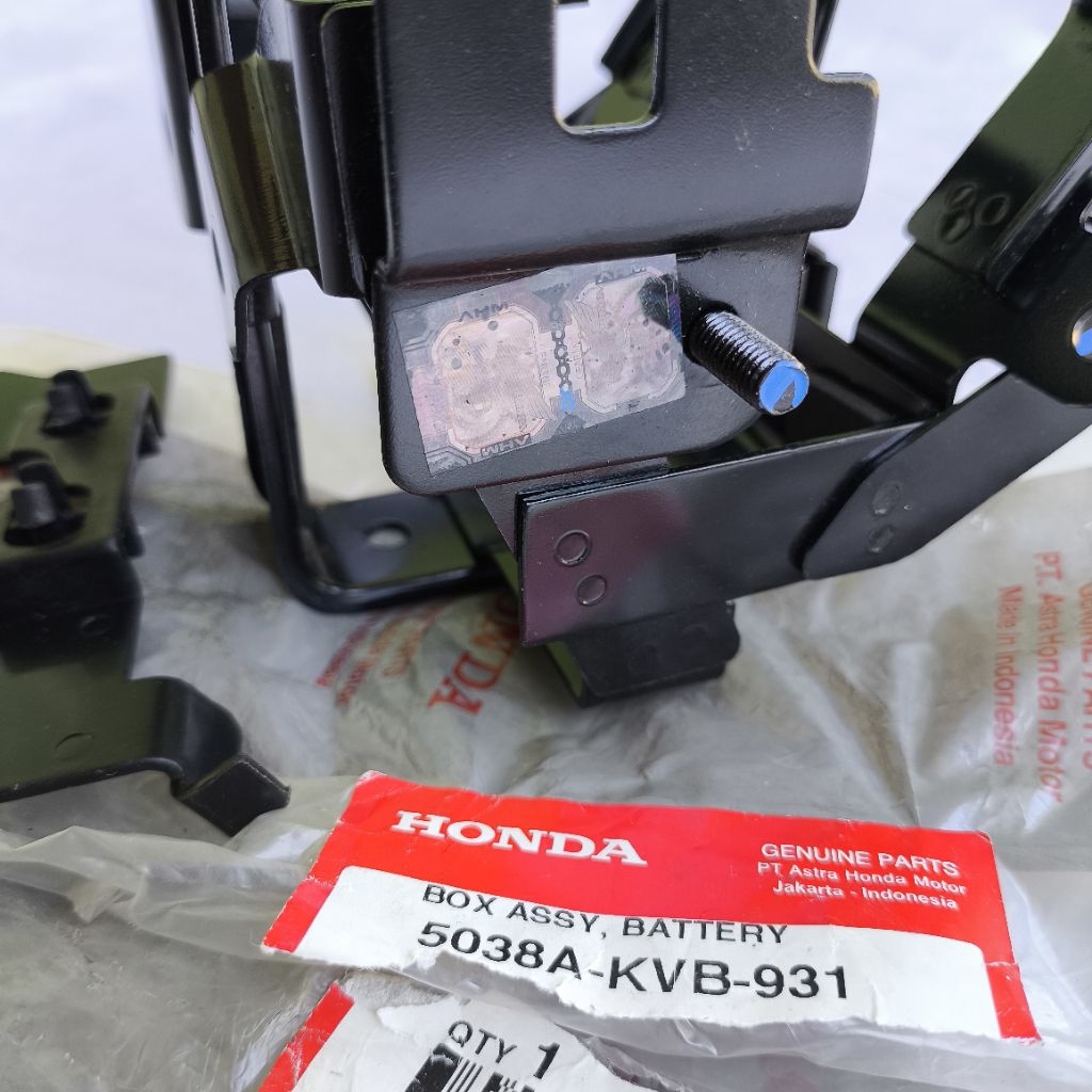 Jual 5038A-KVB-931 box Assy battery besi tempat dudukan aki accu Honda ...
