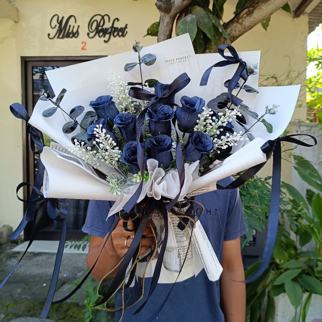 Jual buket bunga mawar navy biru Dongker bunga artificial palsu ...