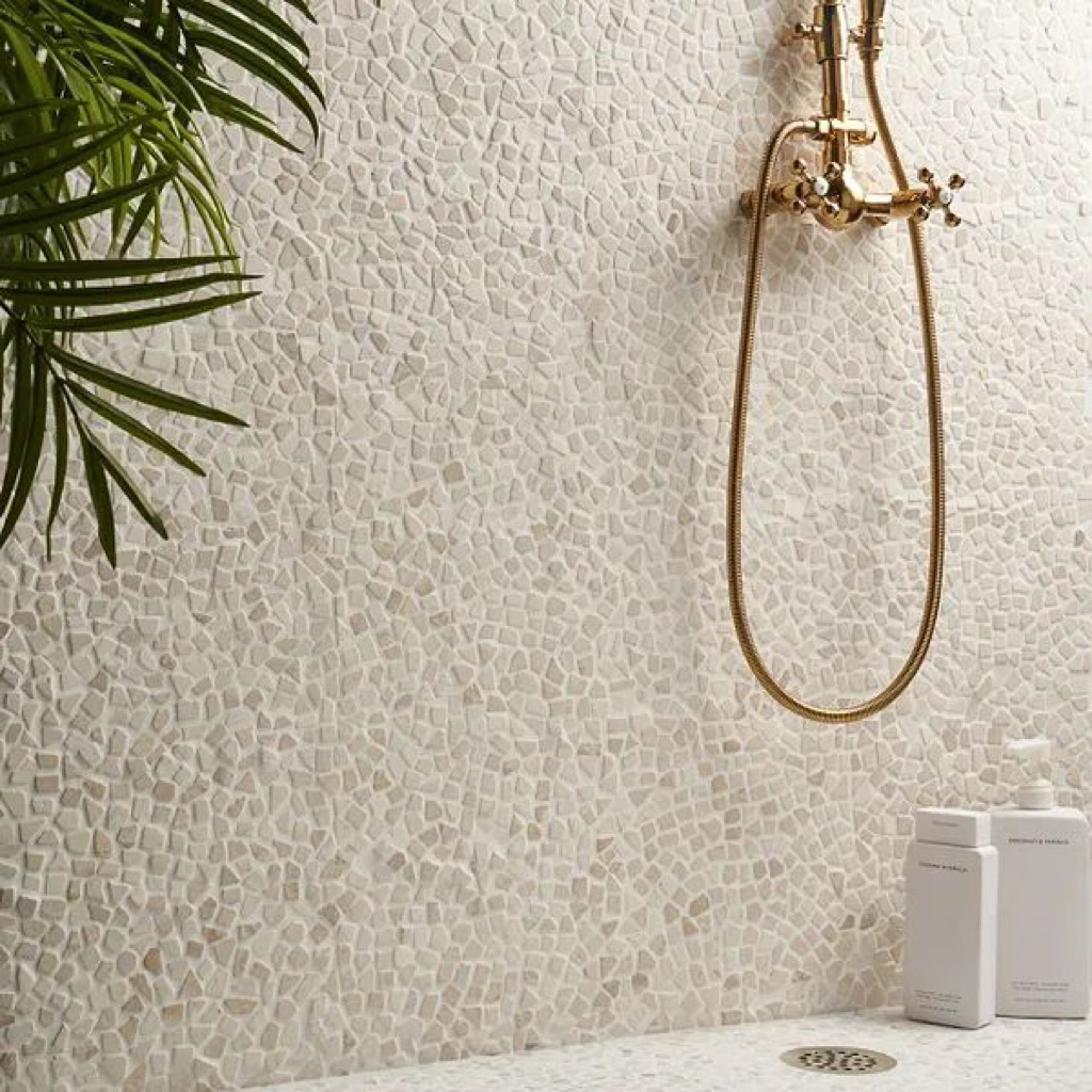 Jual Lovina White Tumbled Micro Marble Mosaic TopPebbleTile Floor Wall Tile | Shopee Indonesia