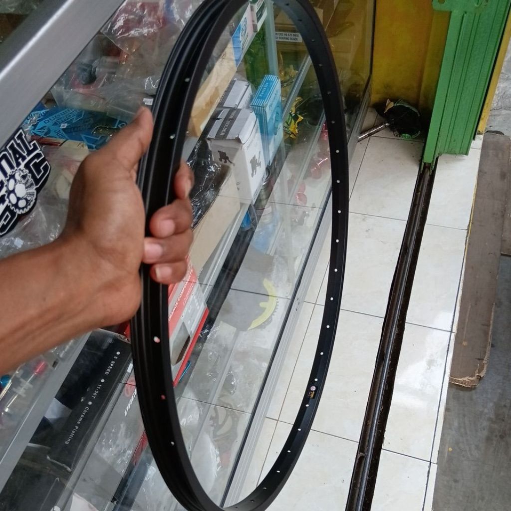Jual Velg R26 Full black Velg R26 hitam & silver Velg Commuter velg ...