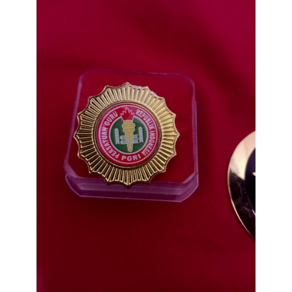 Jual pin pgri peniti | Shopee Indonesia