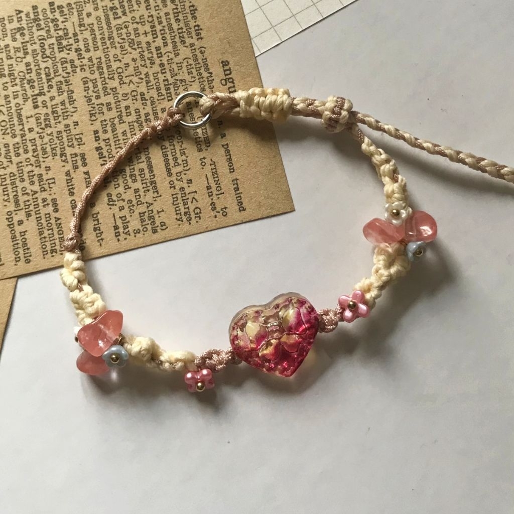 Jual Blooming heart bracelet | gelang tali tenun | gelang macrame ...
