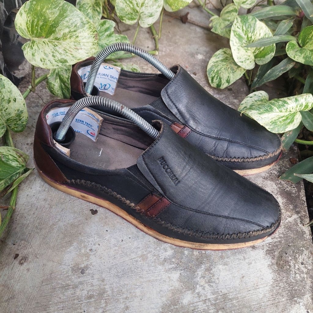Jual sepatu loafer second buccheri size 40(25cm) | Shopee Indonesia