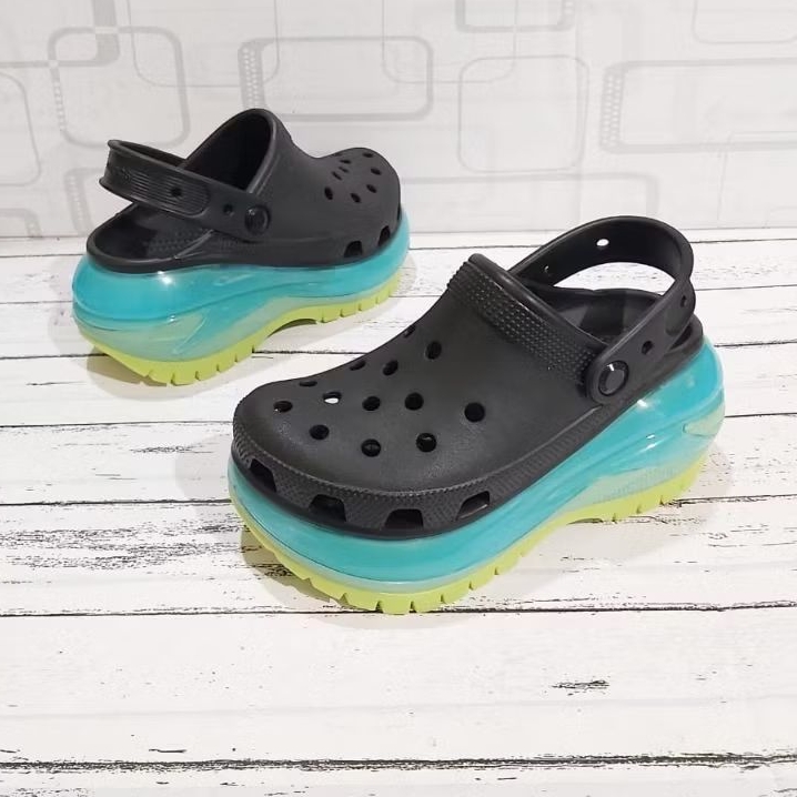 Jual SENDAL CROCS WANITA MEGA CRUSH CLOG GRADASI HITAM TOSCA | Shopee ...