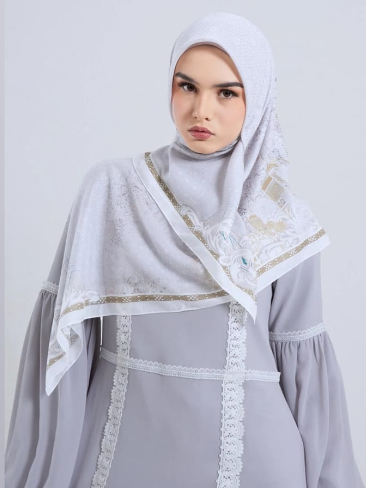 Jual MANDJHA Noura White Scraf By Ivan Gunawan Hijab Muslim Wanita Segi ...