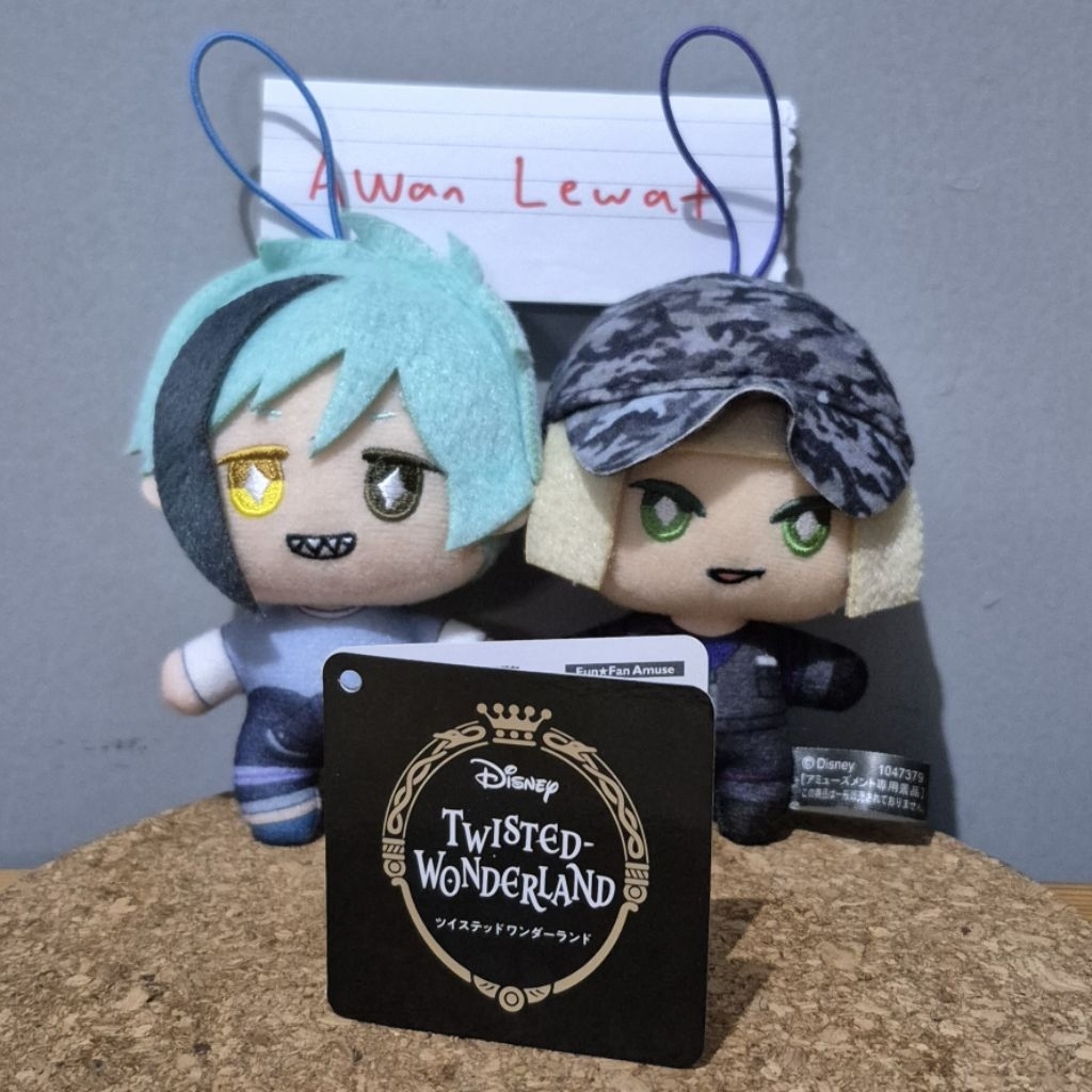 Jual Twisted Wonderland Mini Nuigurumi, Rook Hunt and Floyd Leech ...
