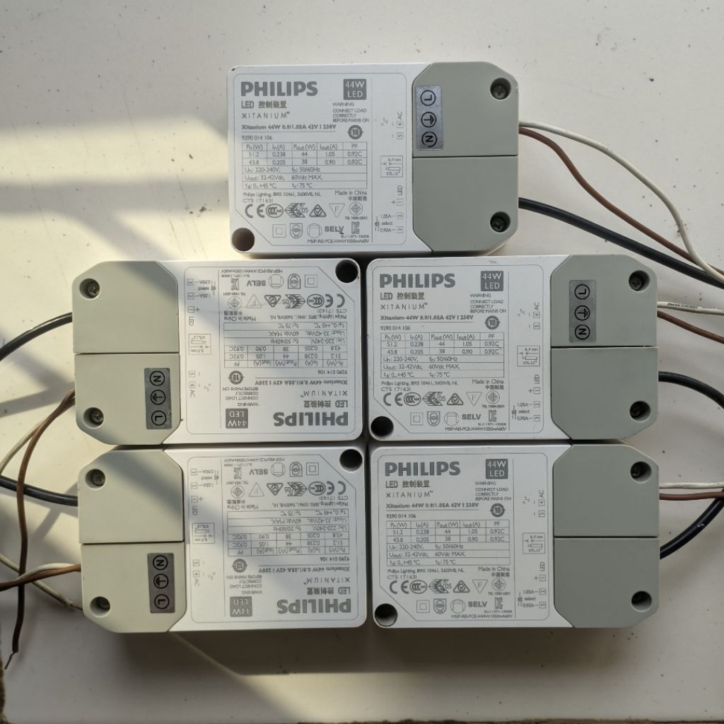 Jual Philips LED Driver Xitanium 44W Second Bekas Normal | Shopee Indonesia