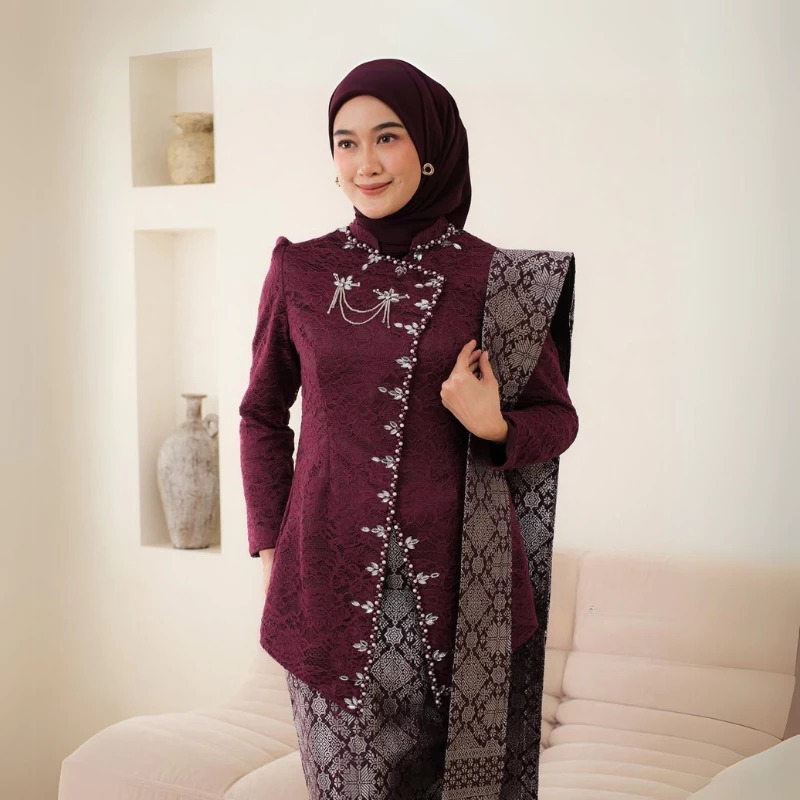 Jual Set Kebaya Janggan Modern by Alysa - Kebaya Wisuda Lamaran ...