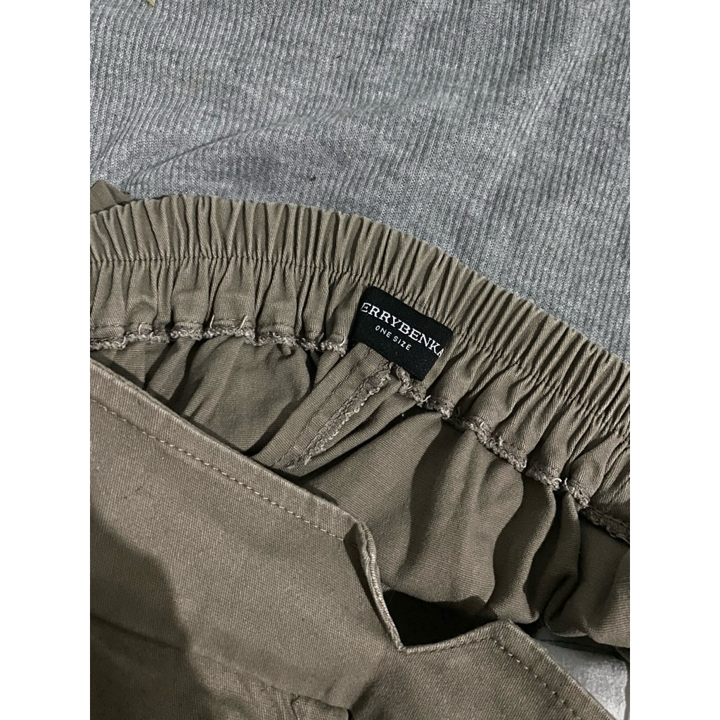 Jual celana preloved berrybenka | Shopee Indonesia