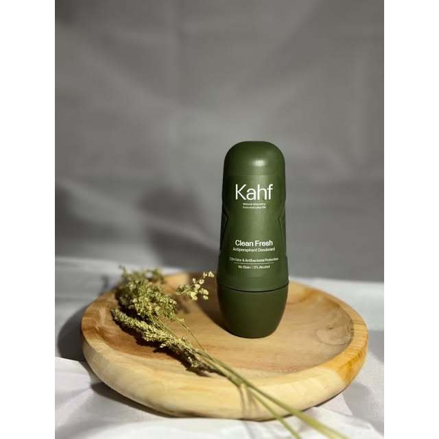 Jual Kahf Clean Fresh Antiperspirant Deodorant Roll On Pria 45 ml ...