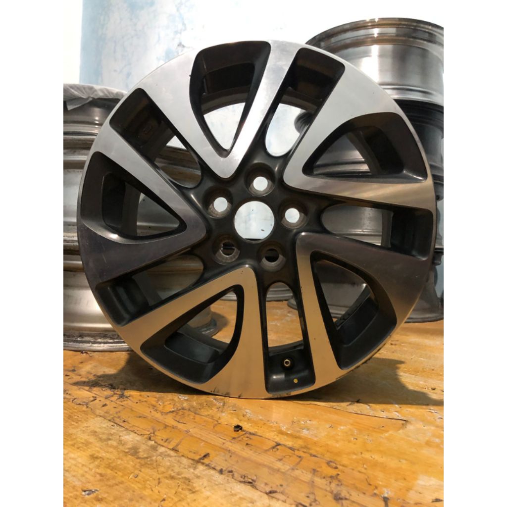 Jual velg serep sienta type R16 PCD 5/100 kondisi bekas masih bagus ...