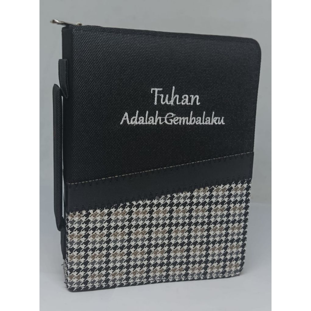 Jual SAMPUL ALKITAB SEDANG KIDUNG JEMAAT MOTIF KOTAK TUHAN ADALAH ...