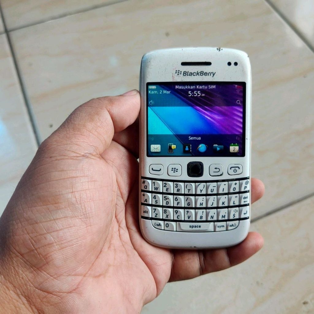 Jual Blackberry bold 9790 hp jadul unik buat koleksi atau anggap bahan ...